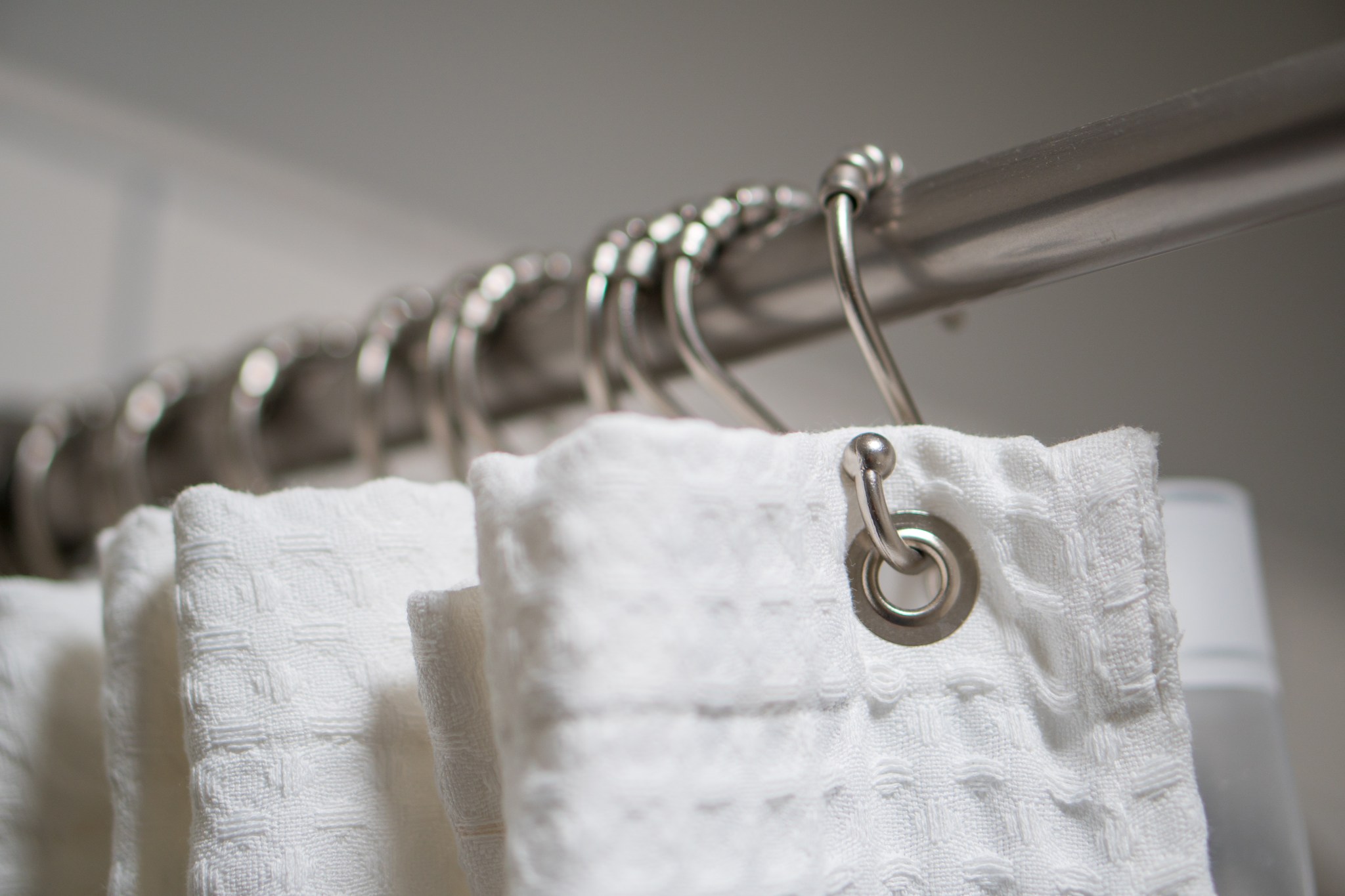 Complete Guide to Standard Shower Curtain Size in 2025