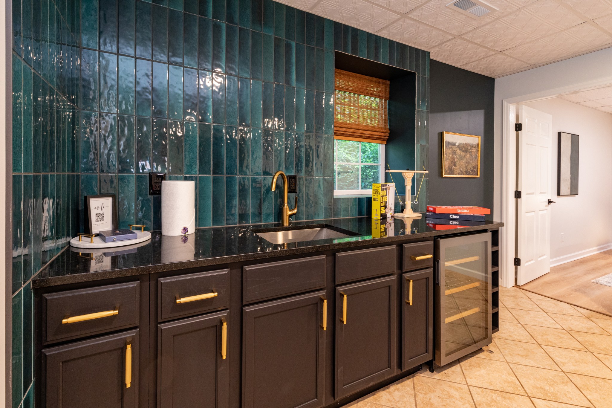 Stunning Wet Bar Ideas for Your Basement or Kitchen